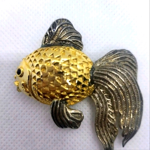 Unbranded | Jewelry | Vintage Fish Beta Goldfish Fancy Tail Brooch Pin ...